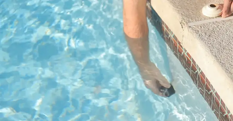 How To Tell If Pool Is Leaking?