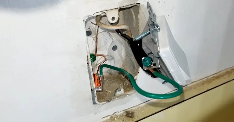 How Should Ground Wire Be Used If There Is No Ground?