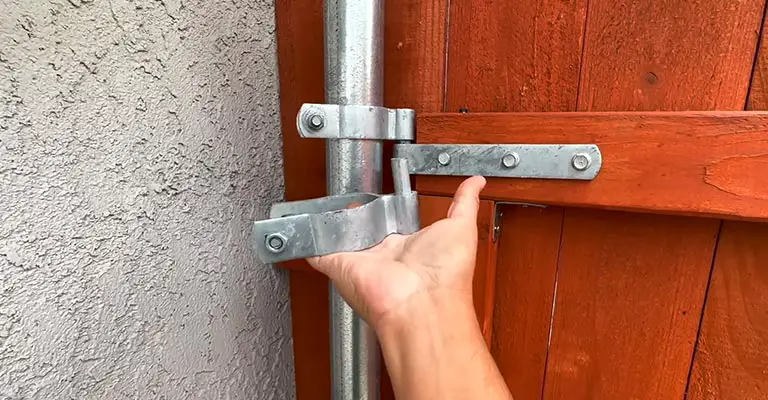Installing a Wooden Gate on a Metal Post: Step-by-Step Guide